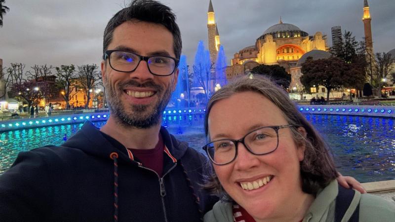 Birmingham Mastermind winner finds love with rival finalist - BBC News