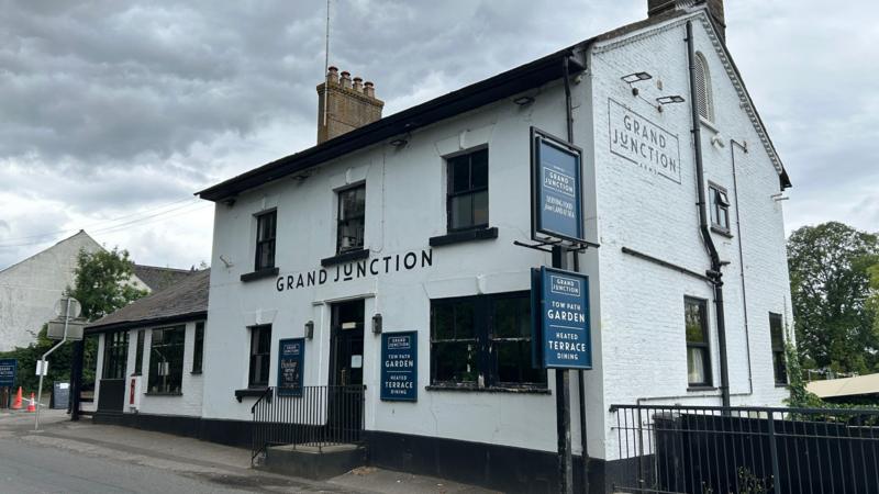 Oakman Inns goes bust with the loss of six sites and 159 jobs - BBC News