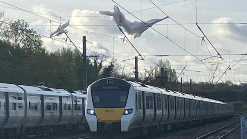 Great Northern and Thameslink trains delayed due to stuck rubbish - BBC ...