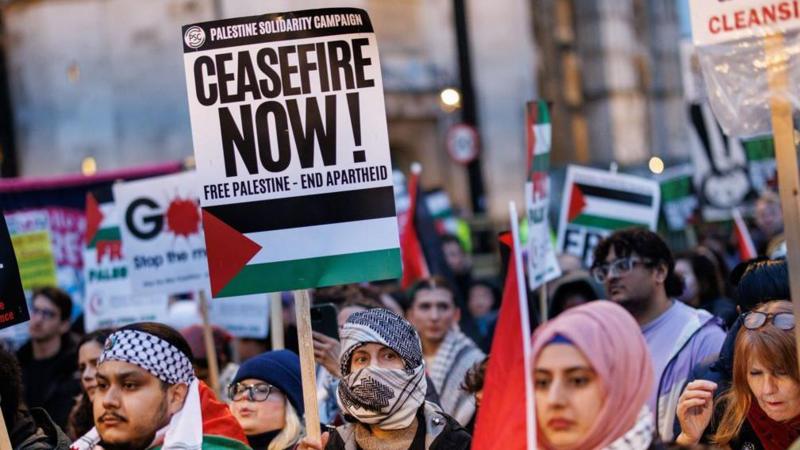 UK climate change protests - BBC News