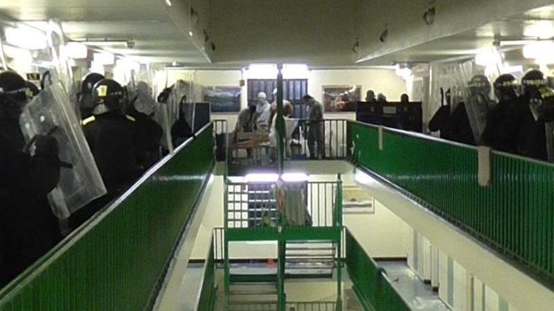 Inmates get extra jail time after HMP Whitemoor 'violent' mutiny - BBC News