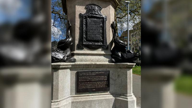 Edward Colston plaque installed with new slave trade wording - BBC News