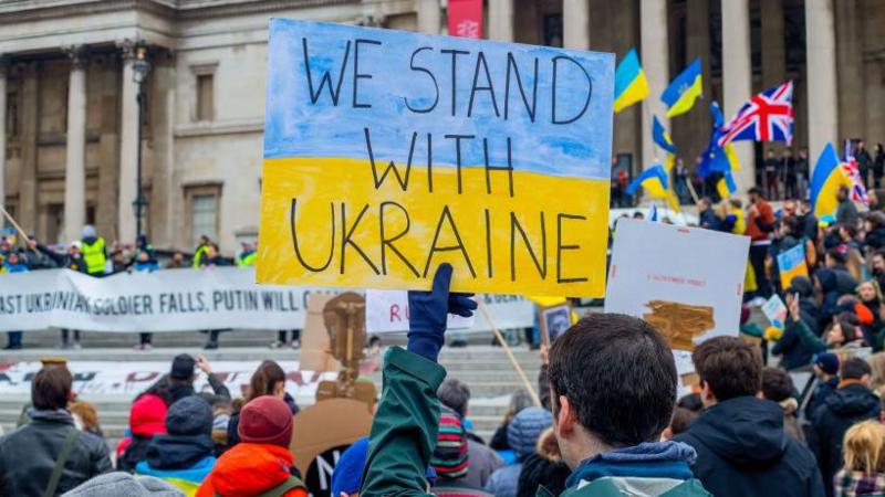 Ukrainians lose out on jobs and homes over visa uncertainty - BBC News