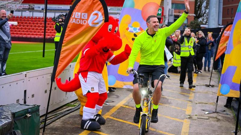 Paddy McGuinness: Epic bike challenge raises £7.5m for BBC Children in Need - BBC News