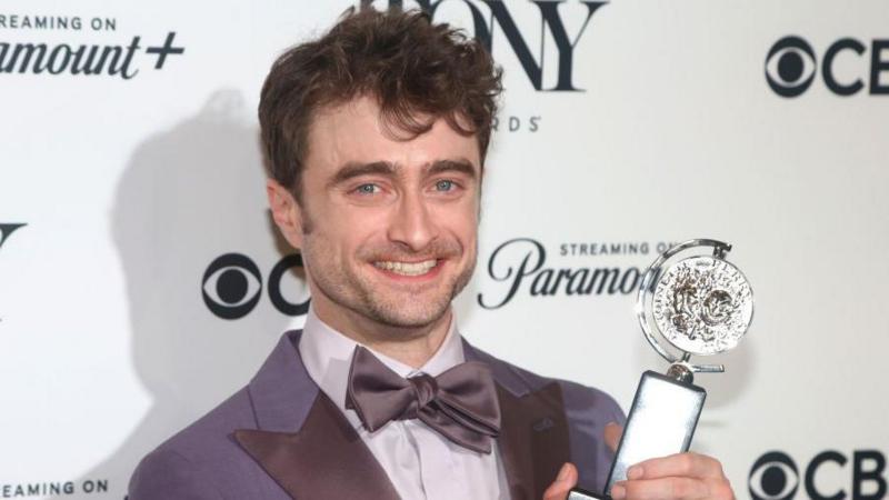 Tony Awards: Angelina Jolie and Daniel Radcliffe land first wins - BBC News