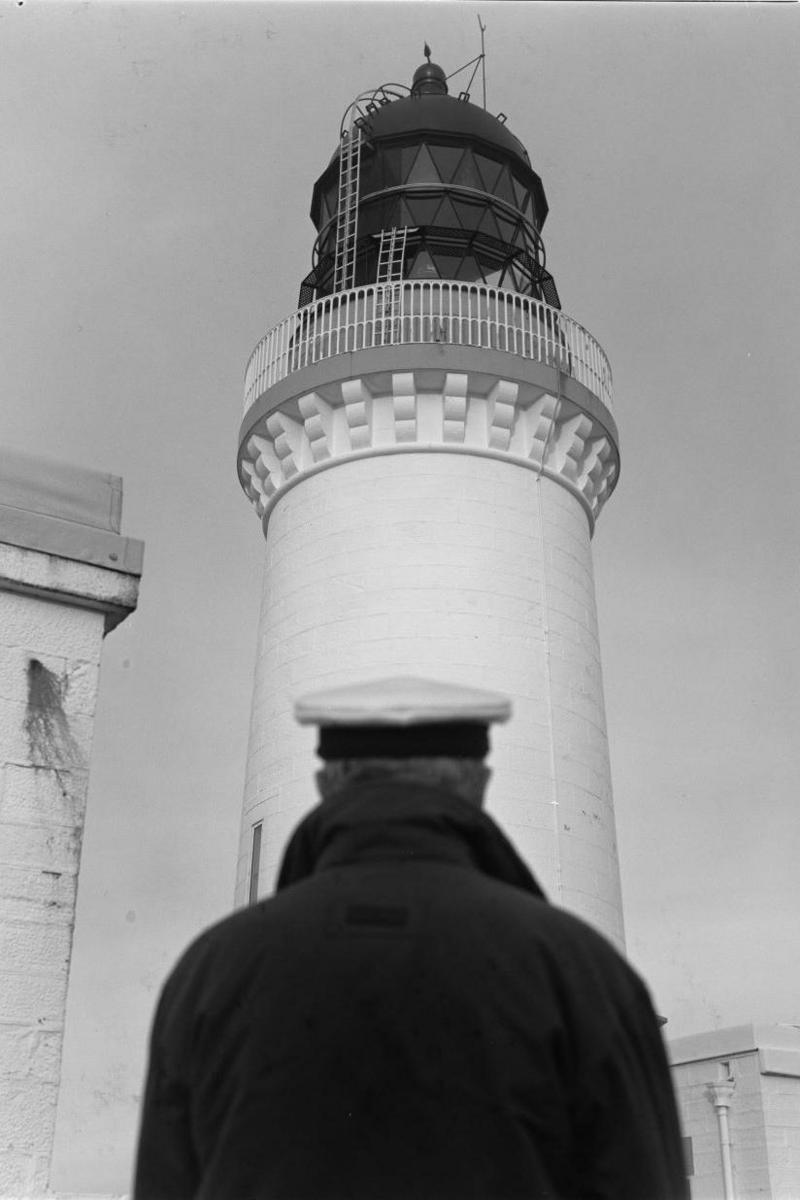 Finders keepers: Looking for the last lighthouse keepers - BBC News