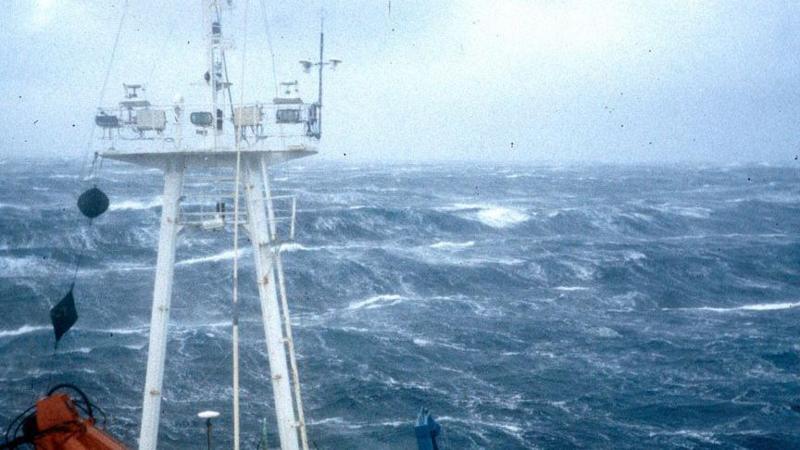 Record-breaking Atlantic Ocean storm remembered 25 years on - BBC News