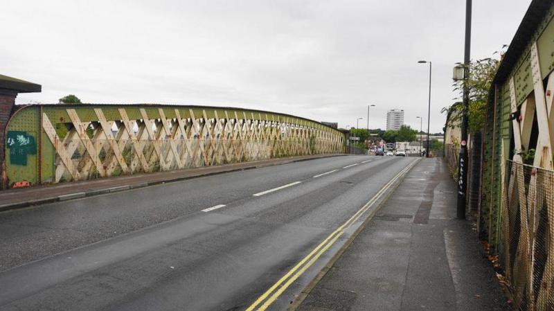 Dangerous homes and debt after failed Southampton regeneration - BBC News