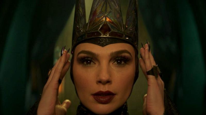 Snow White film is both 'bad' and 'captivating' say critics - BBC News
