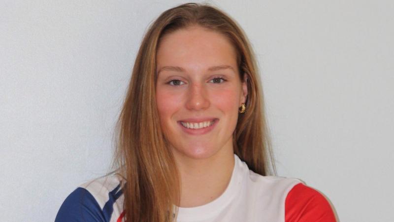Water Polo World Cup: Amelie Perkins - GB's big teenage hopeful - BBC Sport