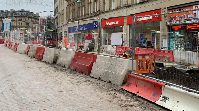 Sheffield: Traders speak of effect of city centre regeneration - BBC News