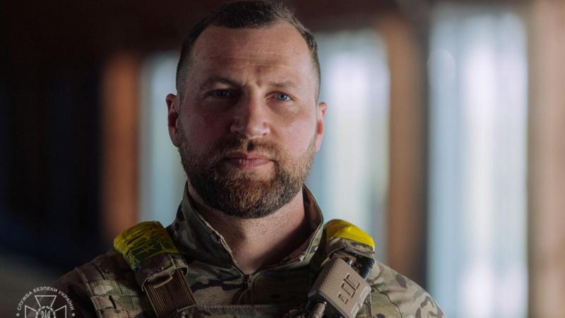 Zelensky replaces Ukraine's powerful security service leadership - BBC News