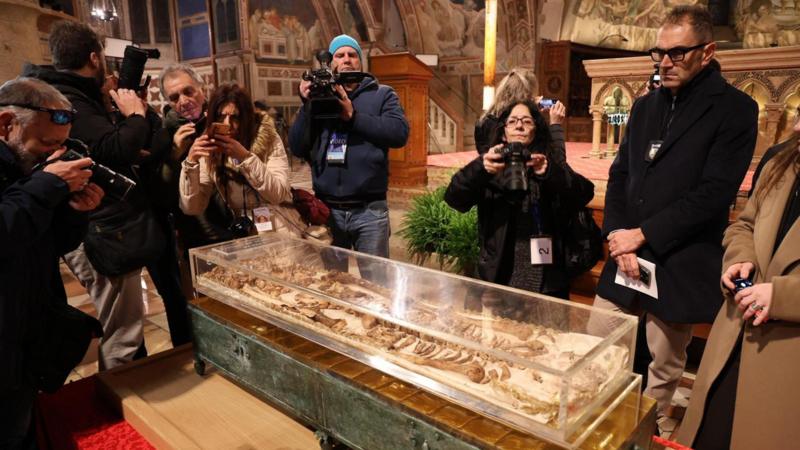 Bones of St Francis of Assisi go on public display in Italy - BBC News