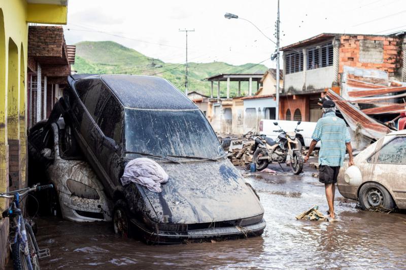 In pictures: Hurricane Beryl devastates Caribbean islands - BBC News
