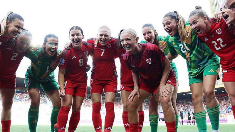 Welsh football: Milestone for women's and girls' football - BBC Sport