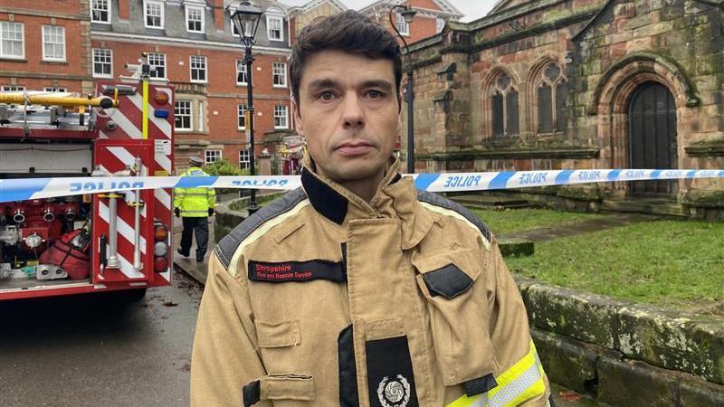 Woman found dead and homes evacuated in Shrewsbury flat fire - BBC News