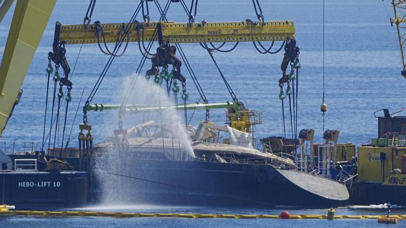 Bayesian: Sunken British superyacht raised from seabed - BBC News