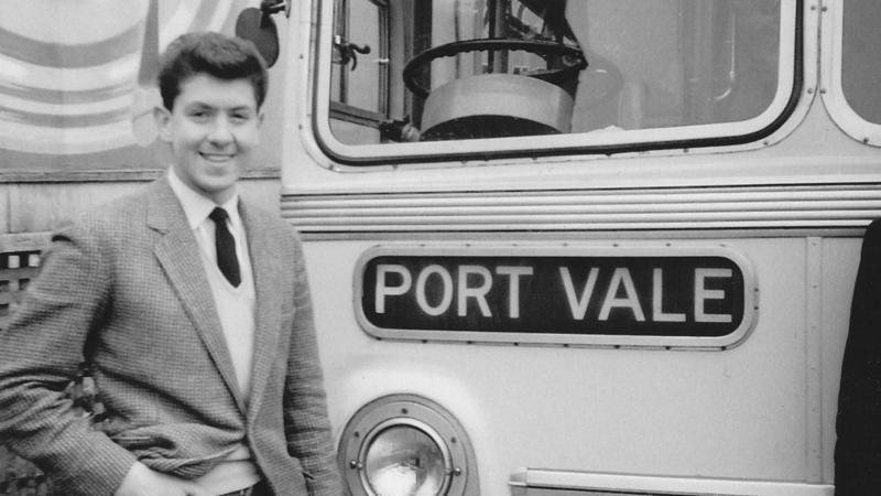 Ken Hancock: Ex-Port Vale and Ipswich Town goalkeeper dies - BBC News