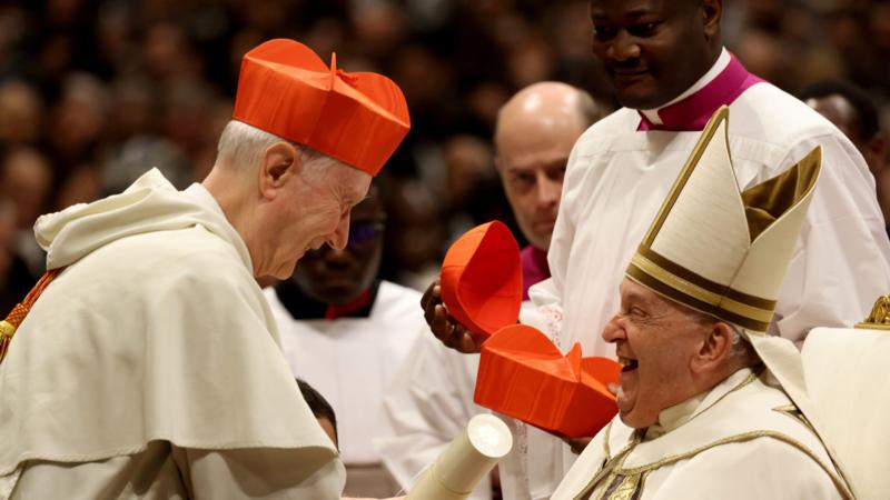 Oxford cardinal says next Pope 'should be a man of encounter' - BBC News