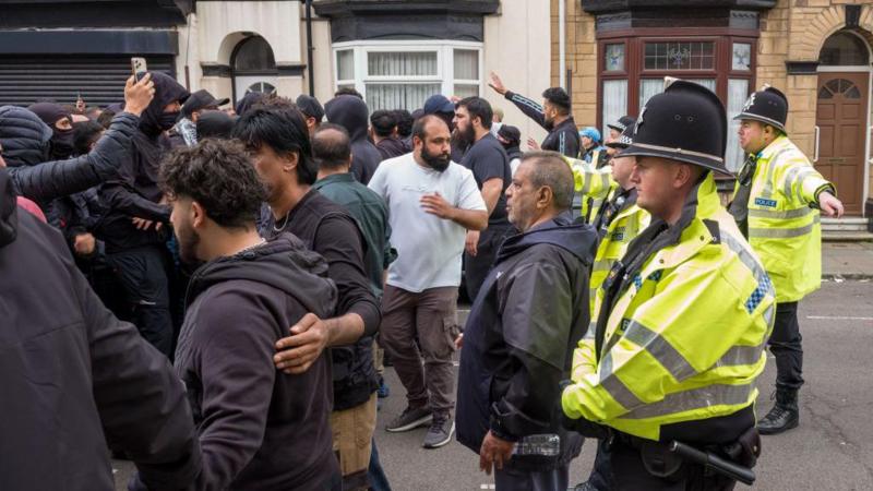 Three Middlesbrough neighbours on 'horrendous' day rioters struck - BBC ...