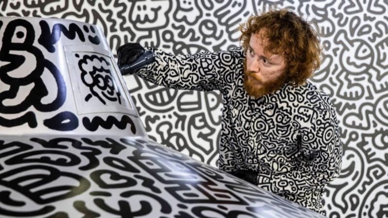 Mr Doodle: Documentary made about Kent artist - BBC News