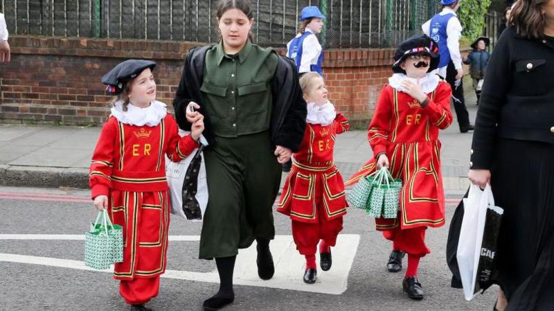 Purim: What is the Jewish festival and how is it celebrated? - BBC ...