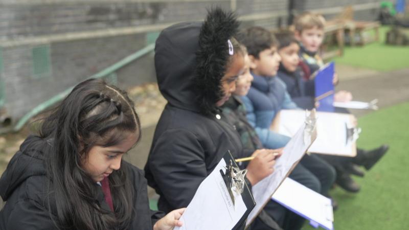 East London school takes lessons outdoors in noise levels study - BBC News