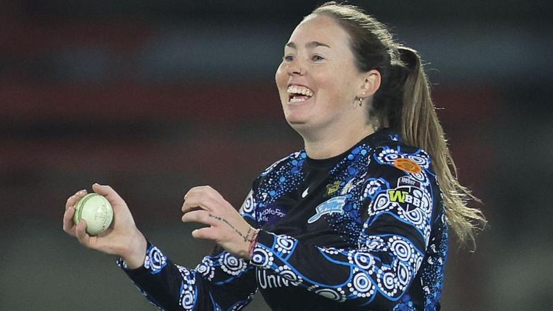 Amanda-Jade Wellington: Somerset sign Australia all-rounder - BBC Sport