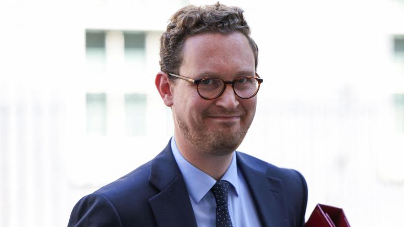 Minister Darren Jones defends Labour donor's civil service job - BBC News