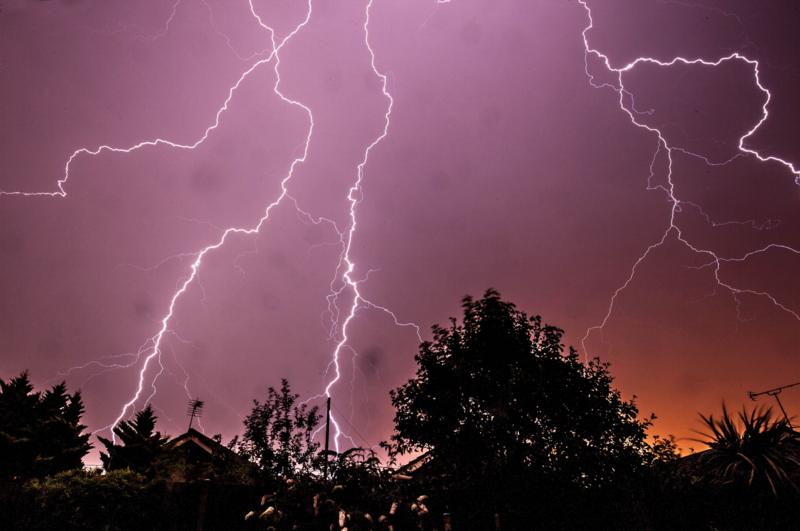 Longest lightning strike EVER recorded in the US - BBC Newsround