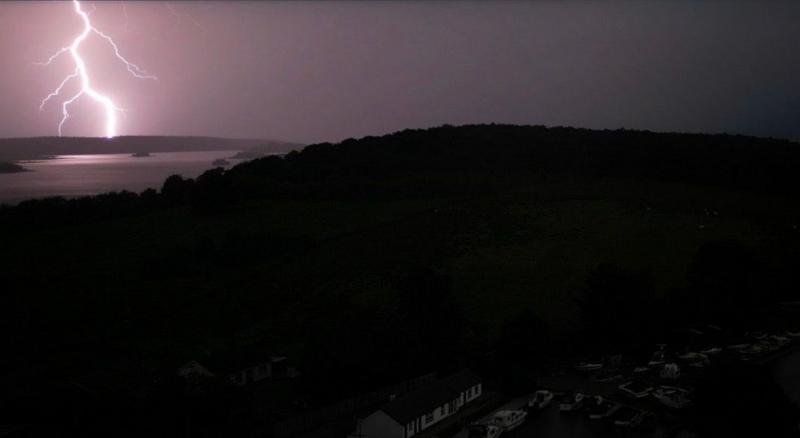 What is a thunderstorm and can it thunder without rain? - BBC Weather