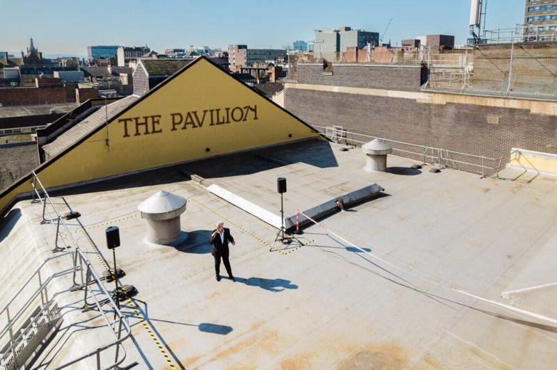 Singer Horse McDonald takes the stage on Pavilion rooftop - BBC News