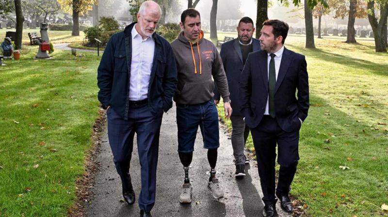 Andy Reid MBE's survival inspires St Helens MP's medal campaign - BBC News