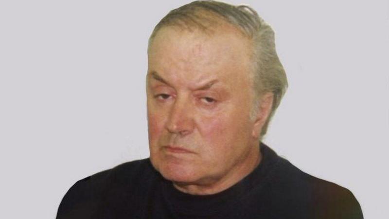Tony Martin, who shot burglar Fred Barras at Norfolk house, dies - BBC News