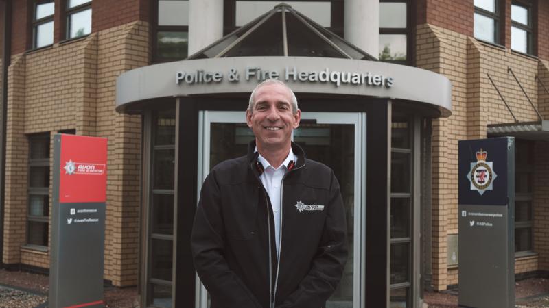 Avon Fire and Rescue Service: Chief Fire Officer to retire - BBC News