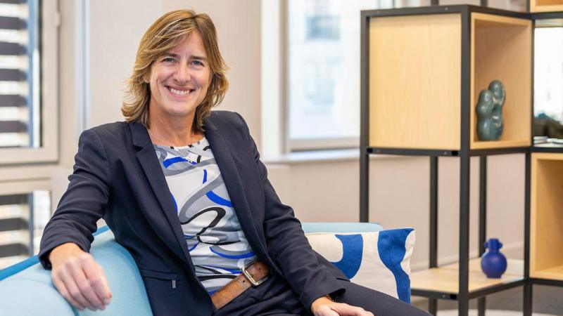 Katherine Grainger makes history as first female Olympic chair - BBC News