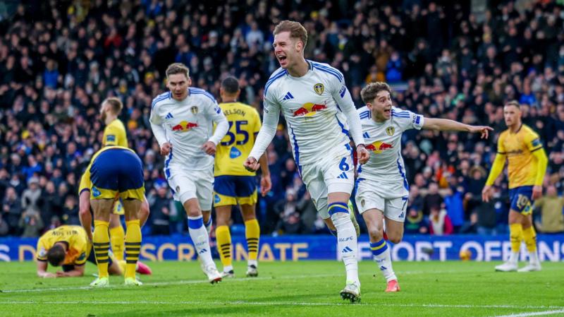 Leeds beat Derby 2-0 to regain Championship top spot - BBC Sport