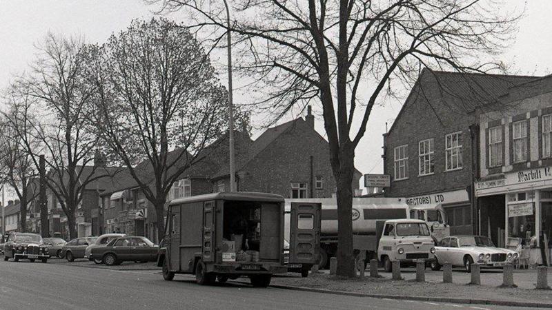 Leicester's Saffron Lane estate called 'paradise' in exhibition - BBC News