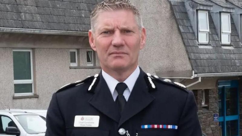 Manx police force 'step up' recruitment ahead of retirements - BBC News