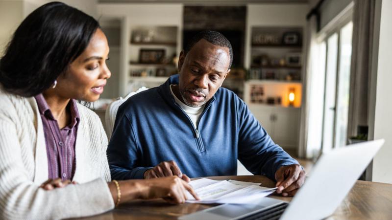 Four easy ways to spend less and save more money - BBC News