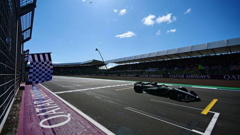 Lewis Hamilton: Seven-time world champion's record at Silverstone - BBC ...