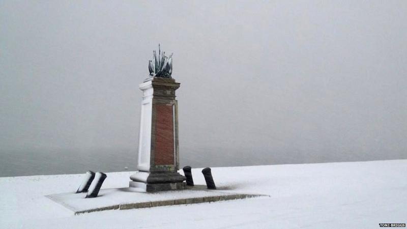 In pictures: Hampshire in the snow - BBC News