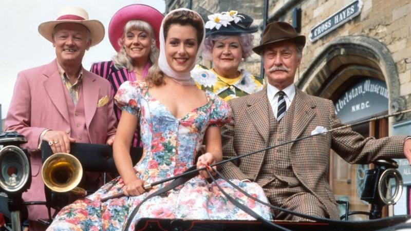 In Pictures: The career of Frank Thornton - BBC News
