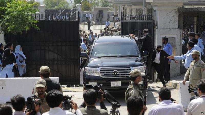 Day in pictures: 18 April 2013 - BBC News