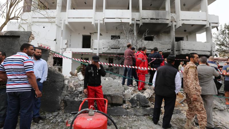 Bomb found under Italian embassy car in Libya - BBC News