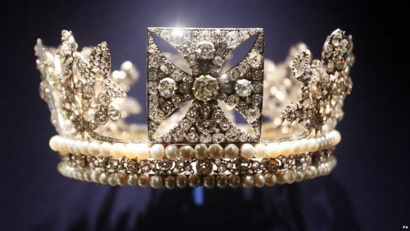 In pictures: Coronation exhibition - BBC News