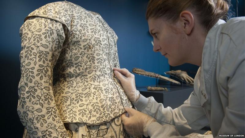 In pictures: The Cheapside Hoard - BBC News