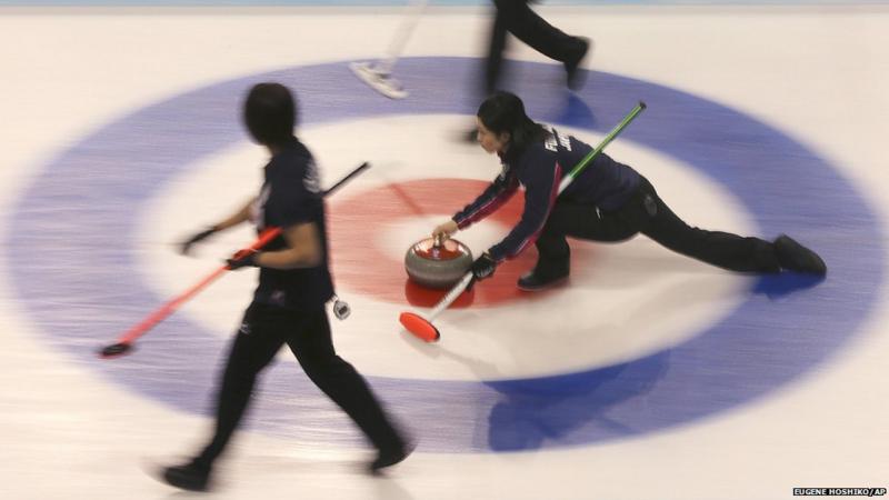 Day in pictures: 12 November 2013 - BBC News