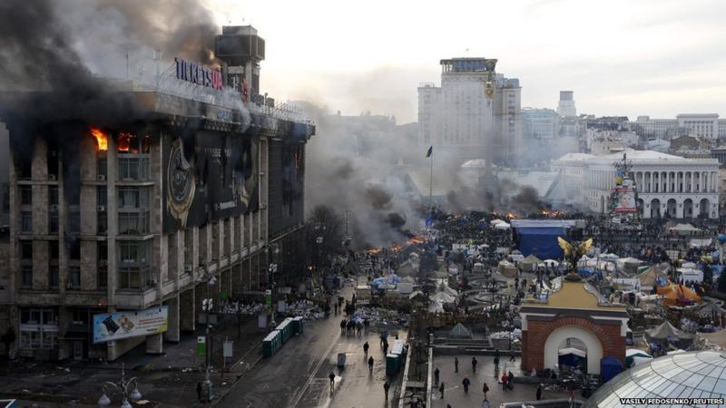 In pictures: Ukraine clashes - BBC News