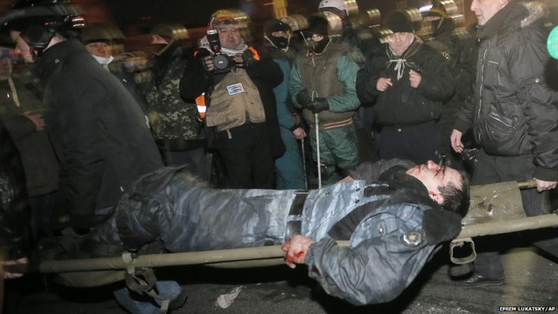 In pictures: Ukraine clashes - BBC News